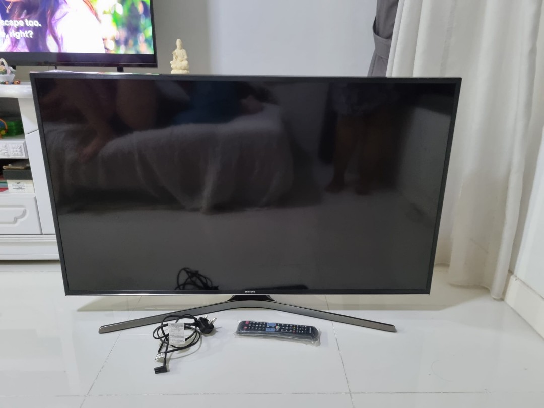Samsung 48 inch tv, TV & Home Appliances, TV & Entertainment, TV on ...