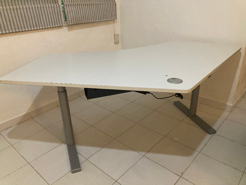 Self-raising desk, Furniture & Home Living, Furniture, Tables & Sets on ...