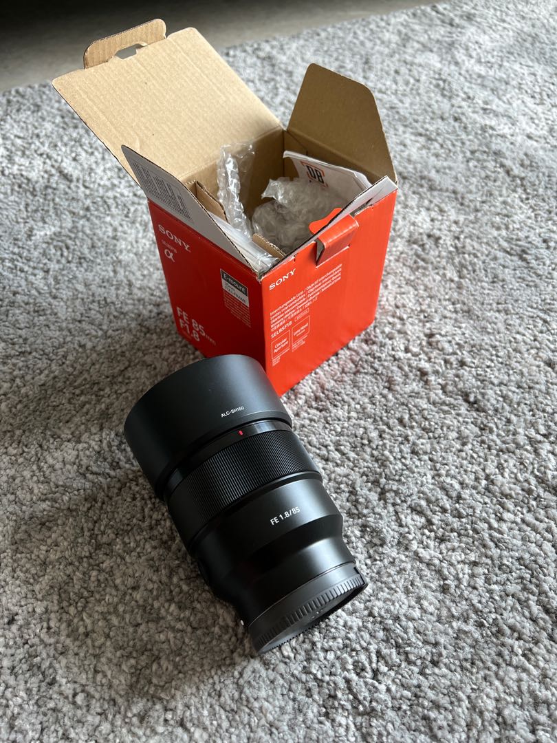 Sony 85mm 1.8 SEL85F18, Photography, Lens & Kits on Carousell