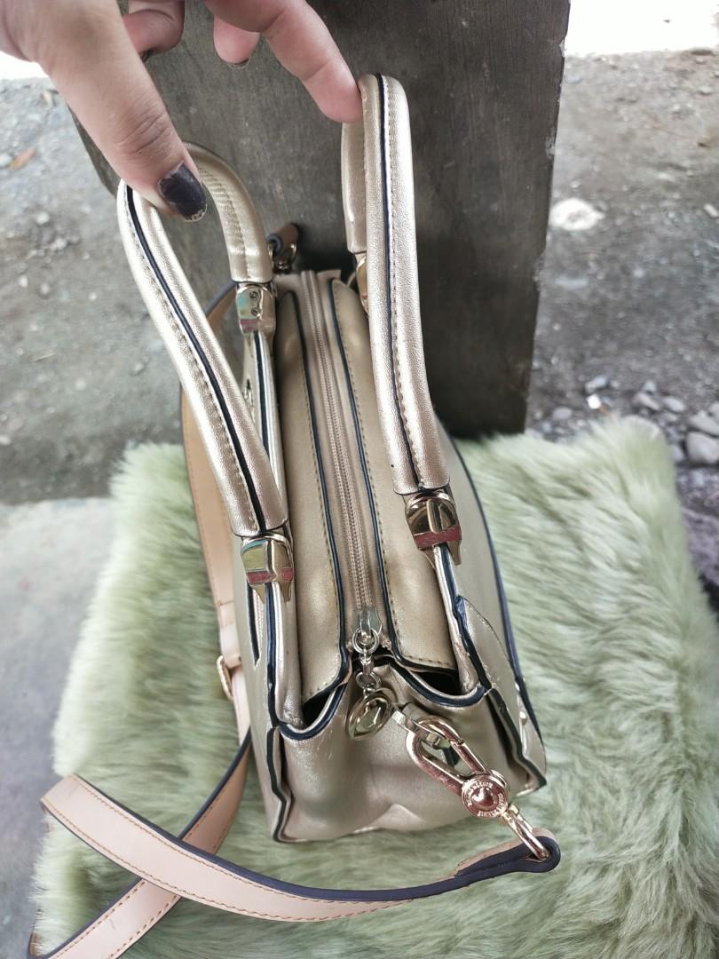 Yearcon two way bag on Carousell