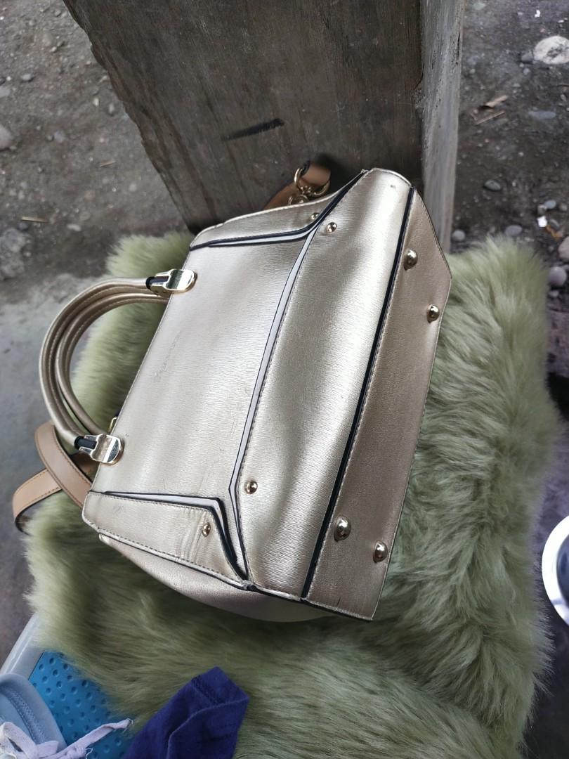 Yearcon two way bag on Carousell