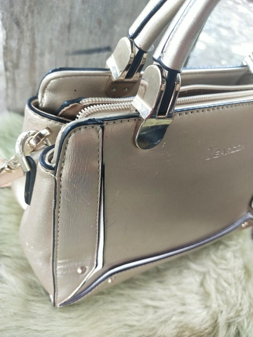 Yearcon two way bag on Carousell