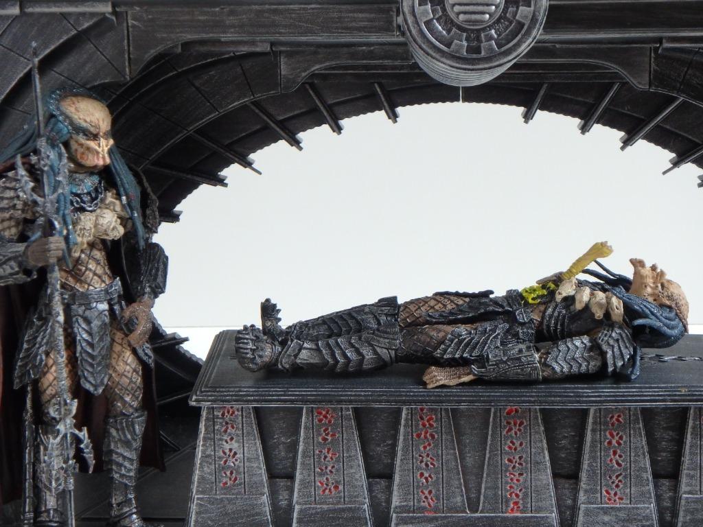 Alien vs Predator Birth of the Hybrid Deluxe Boxed Set, Hobbies & Toys ...