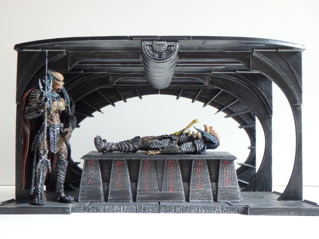 Alien vs Predator Birth of the Hybrid Deluxe Boxed Set, Hobbies & Toys ...