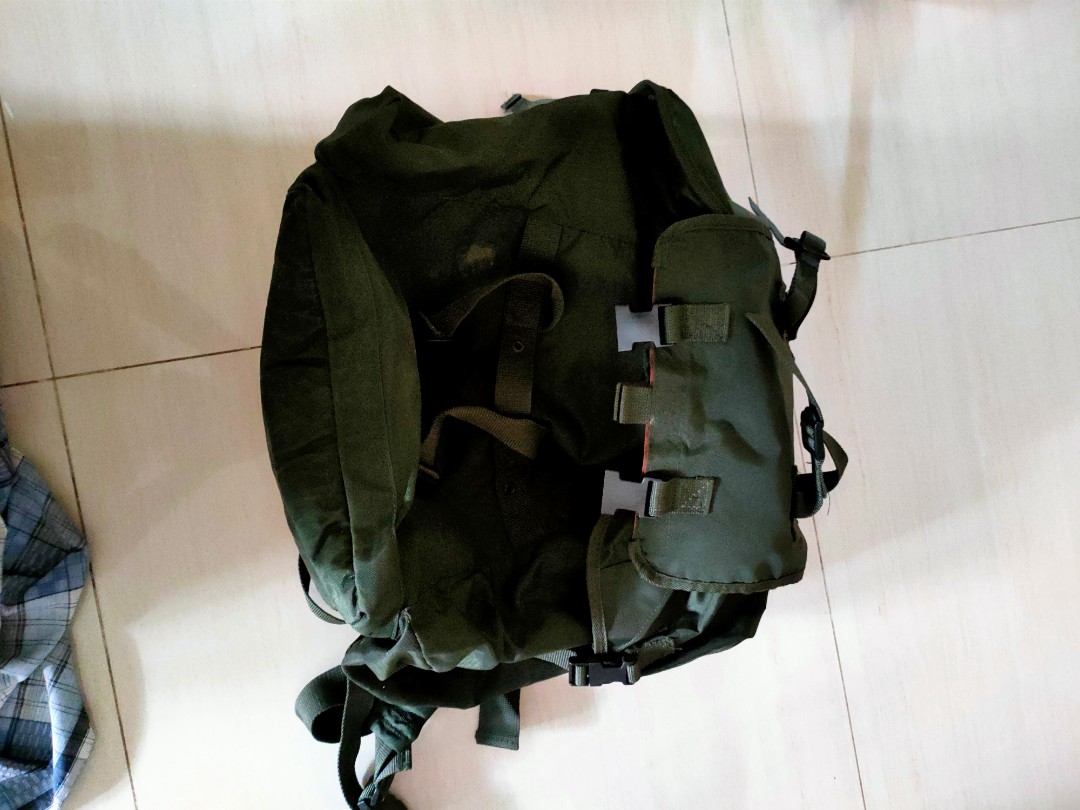 Army field pack, Men's Fashion, Bags, Backpacks on Carousell