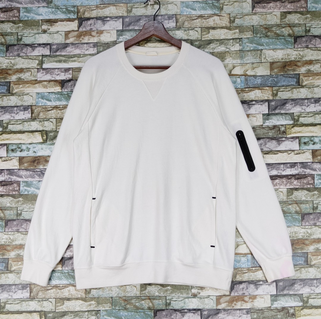 GU, Men's Fashion, Tops & Sets, Formal Shirts on Carousell