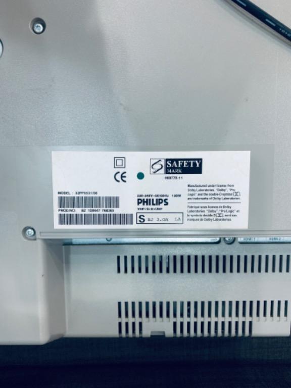 Philips 32 inch Pixel Plus 2 HD and Ambilight, TV & Home Appliances, TV ...