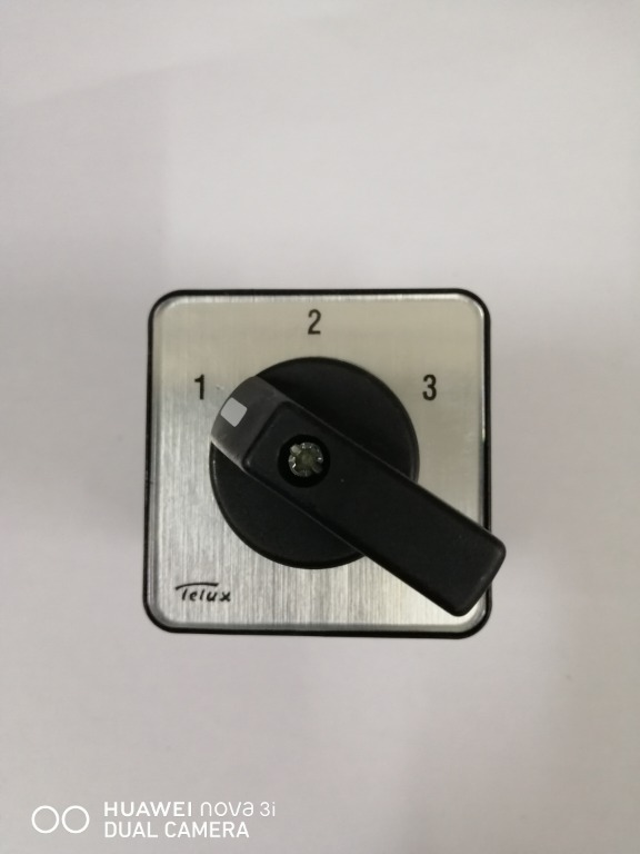 TELUS M10 HEST 31 selector switch., TV & Home Appliances, TV ...