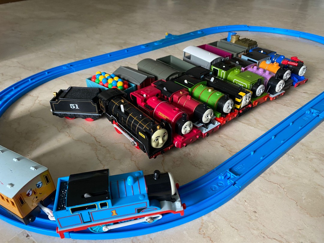 Thomas electric train set of 10 trains, Hobbies & Toys, Toys & Games on ...