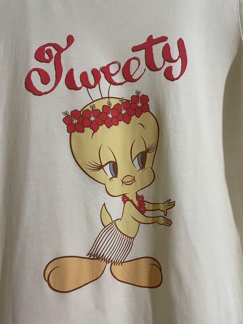 UNIQLO Looney Tunes Tweety Bird UT shirt, Women's Fashion, Tops, Shirts ...