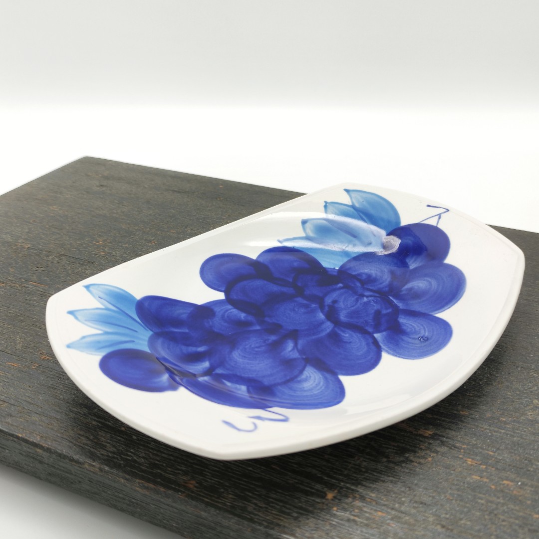 Blueberry serving plate (IG @picniccity.ph), Furniture & Home Living ...