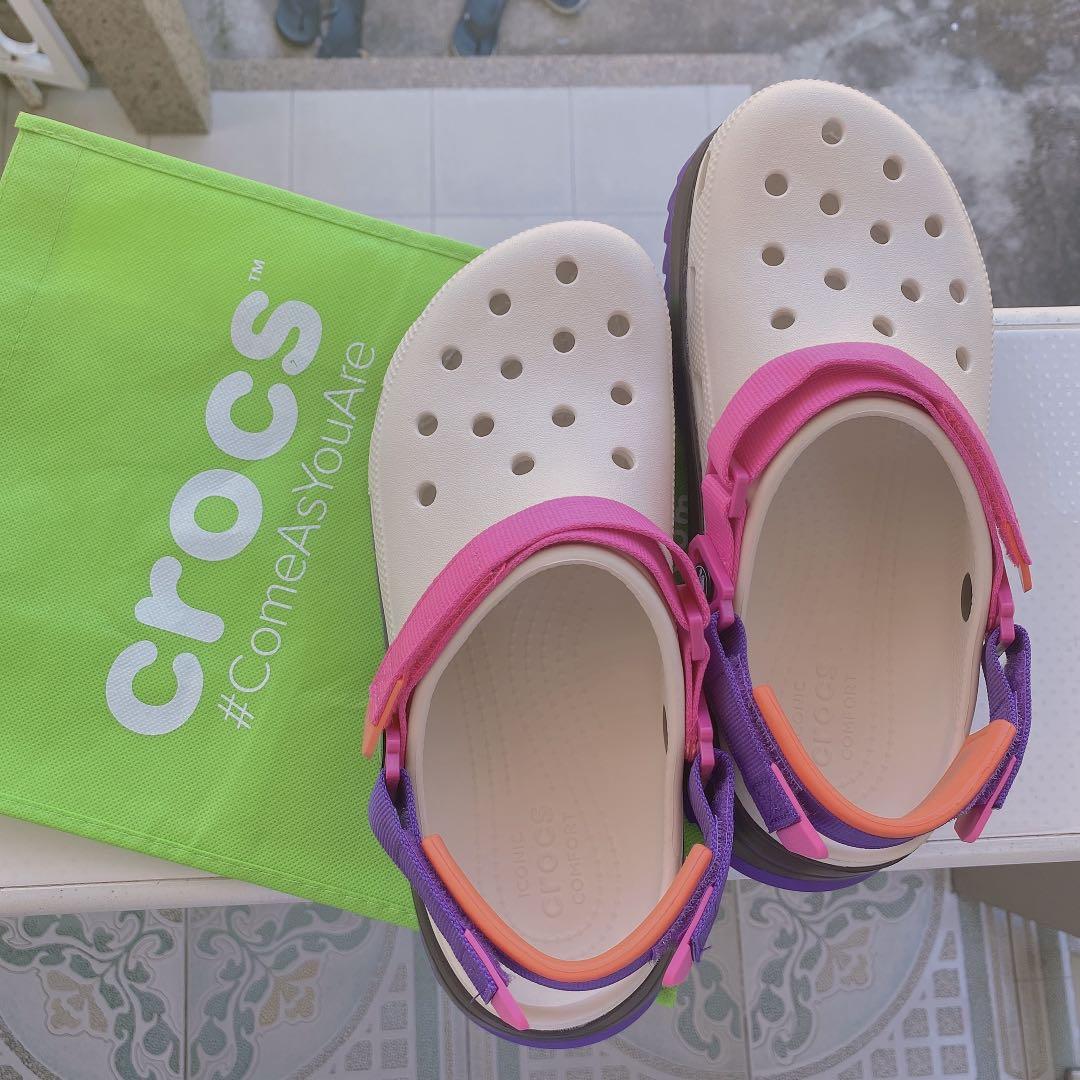 CROCS: Stucco Hiker Clog, Women's Fashion, Footwear, Slippers and ...