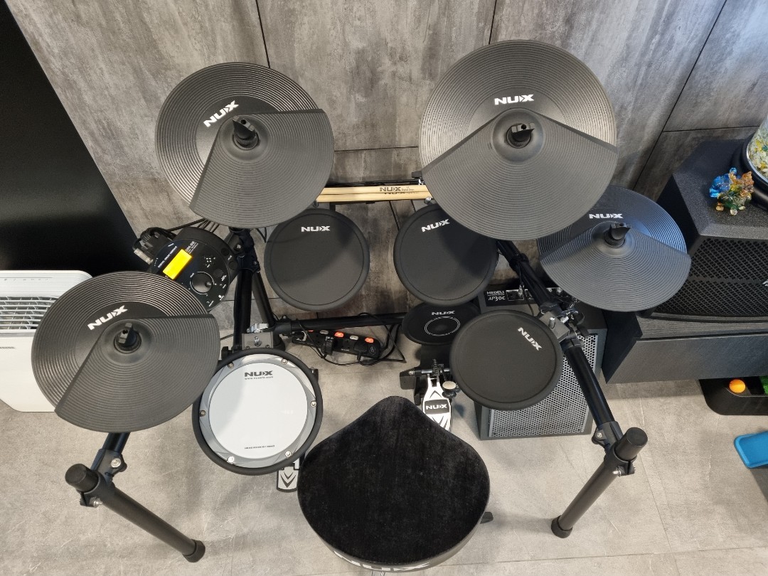 NUX DM-5S Digital Drum w/ Medeli Amplifier, Hobbies & Toys, Music ...