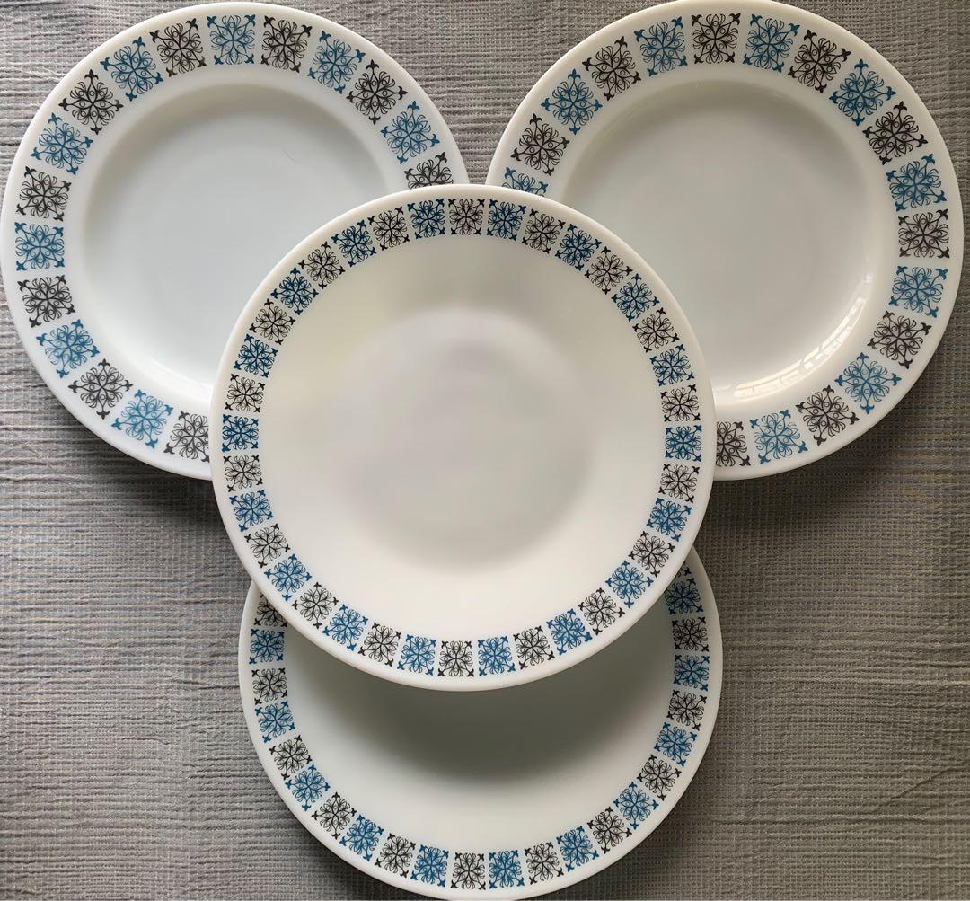 PYREX CHELSEA dinner plates, Furniture & Home Living, Kitchenware ...