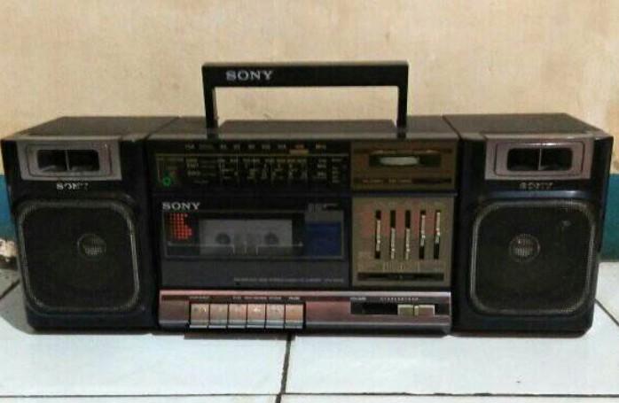 Radio tape compo merk sony vintage, Elektronik, Audio di Carousell