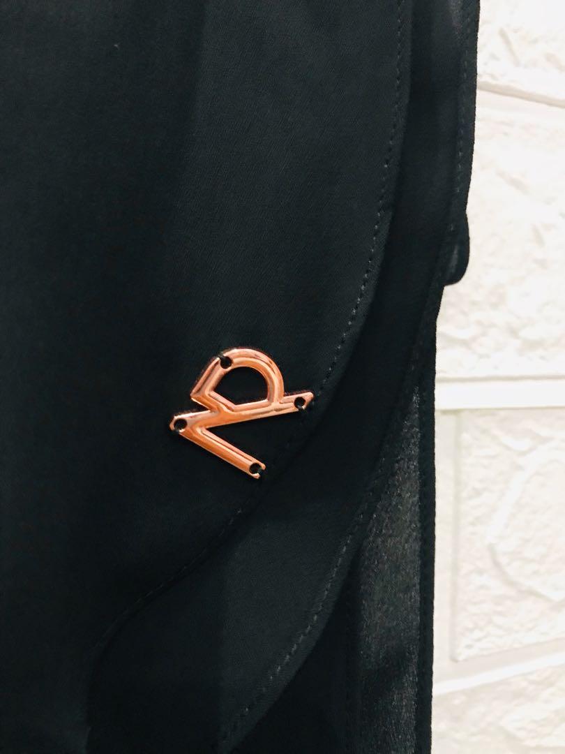 Shawl Hitam NR Scarves (Diyan Premium Curve Shawl), Women's Fashion ...