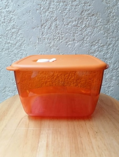 Tupperware Heat N Eat, Furniture & Home Living, Home Improvement ...