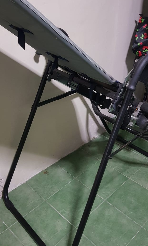 Upside-down hanging machine, Sports Equipment, Exercise & Fitness ...