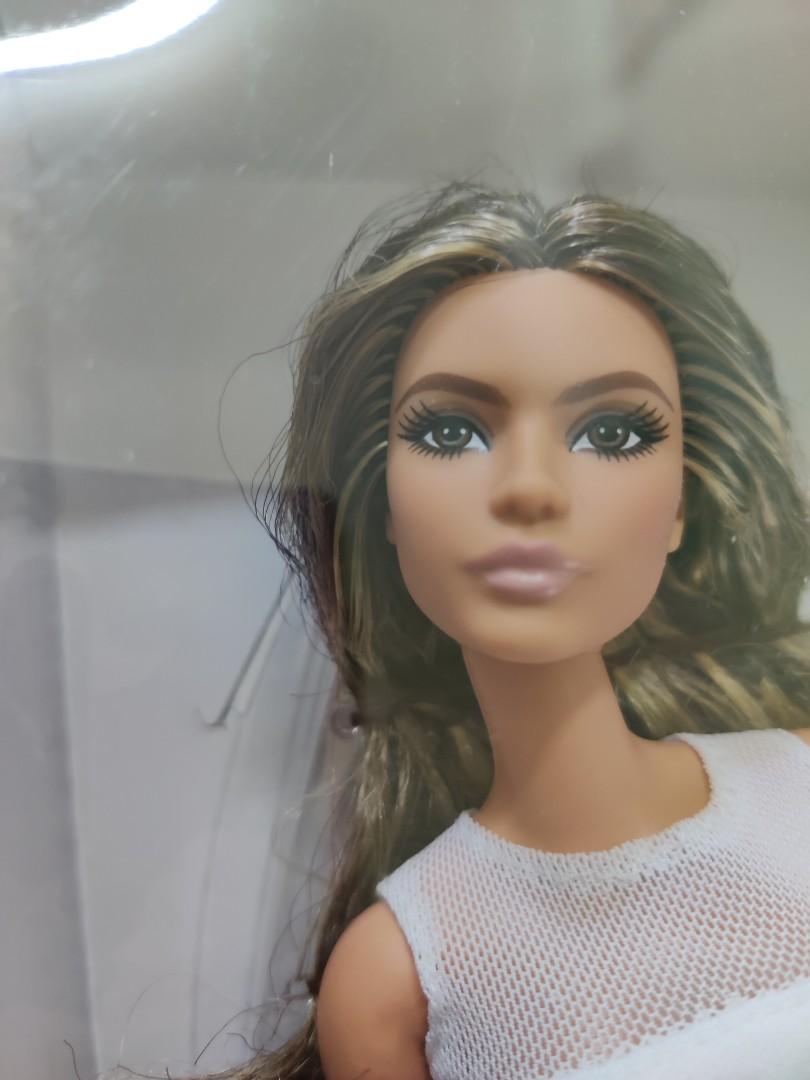 Barbie Looks 2021 Original Brunette GTD89, Hobbies & Toys, Toys & Games ...