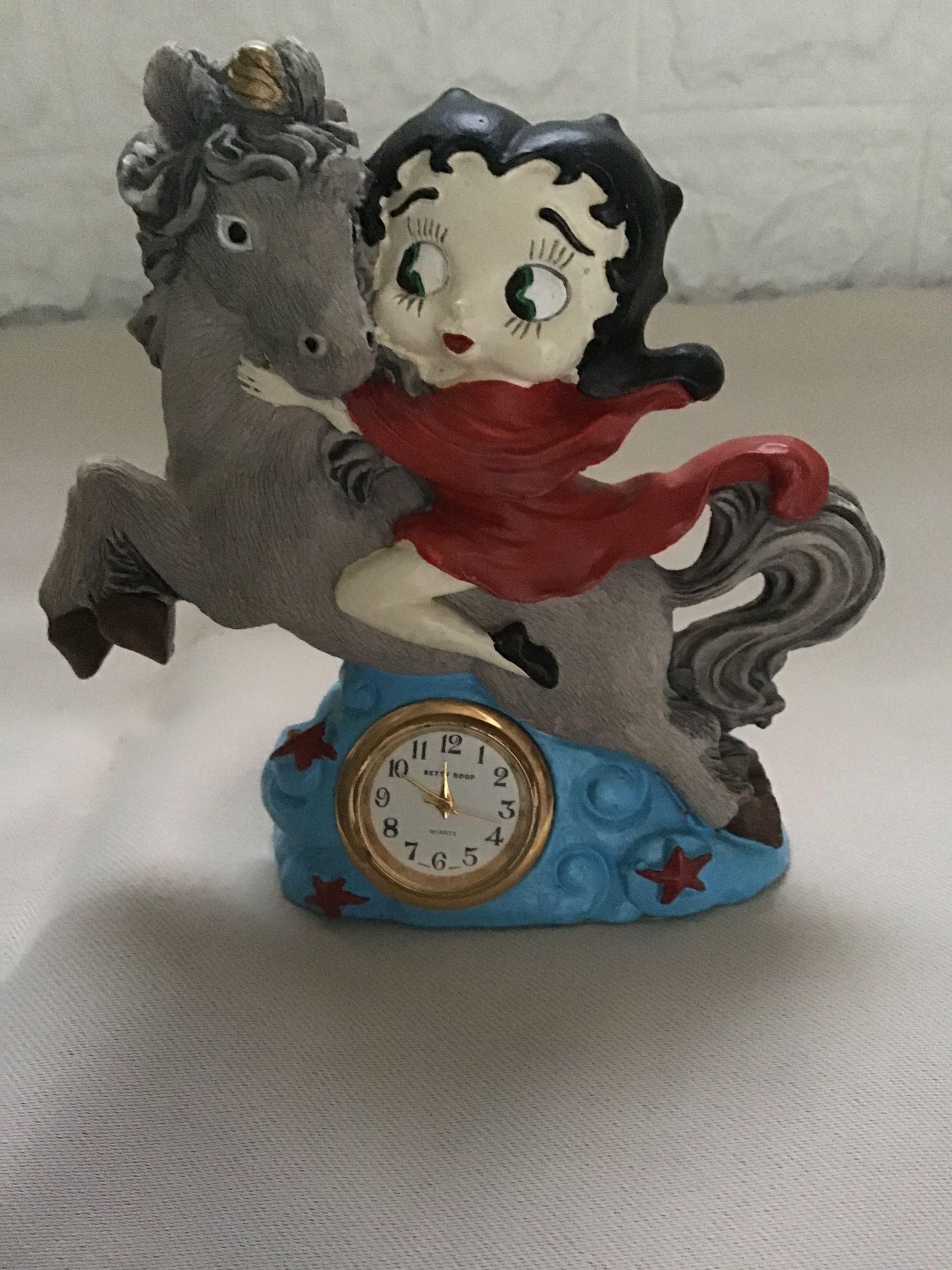Betty boop mini clock, Hobbies & Toys, Memorabilia & Collectibles ...