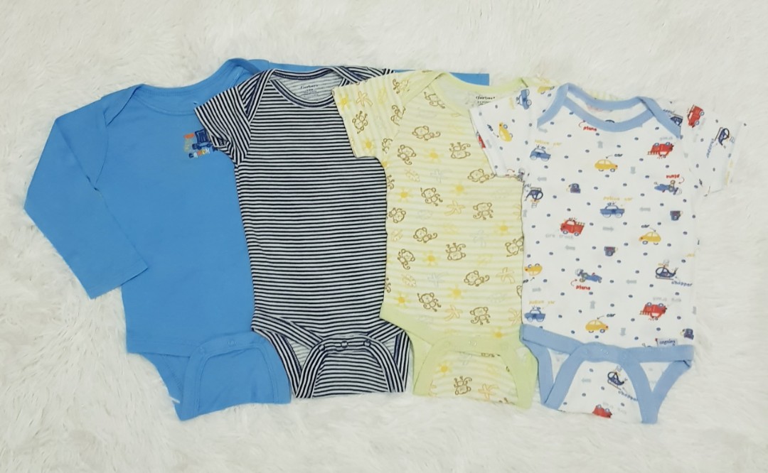 Gerber set, Babies & Kids, Babies & Kids Fashion on Carousell
