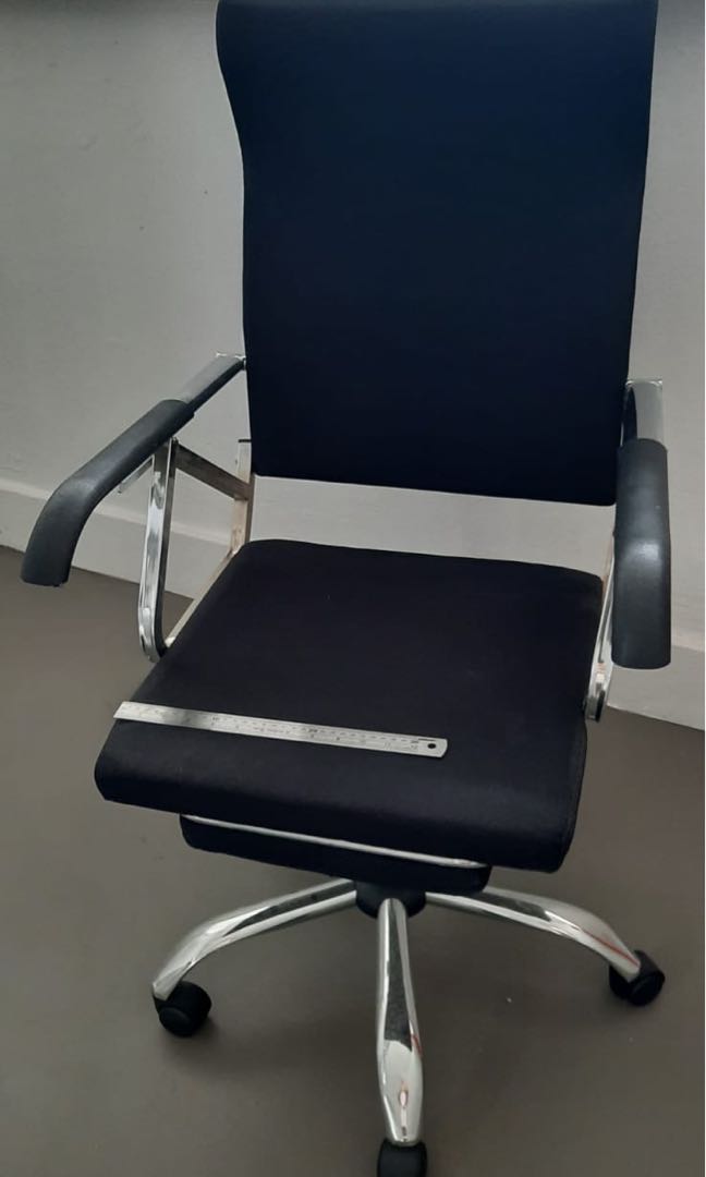 Lightly used office chair, Furniture & Home Living, Furniture, Chairs ...