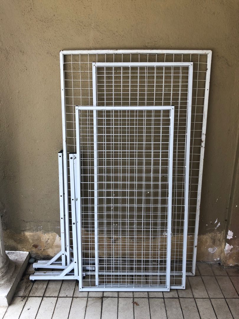 Netting Frame Display, Furniture & Home Living, Furniture, Shelves ...