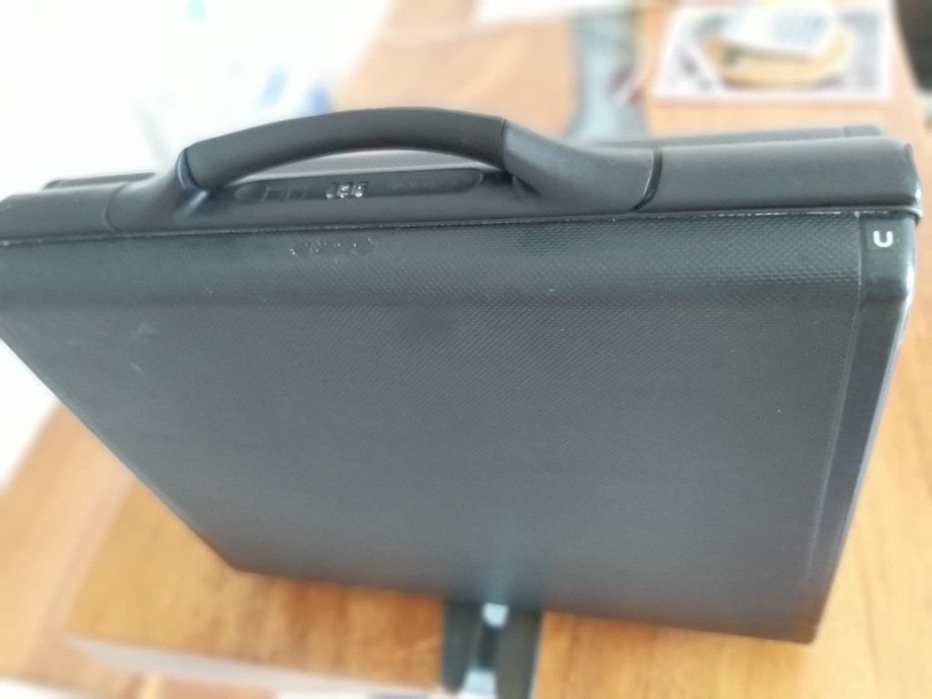 Samsonite Attaché briefcase , Men's Fashion, Bags, Briefcases on Carousell