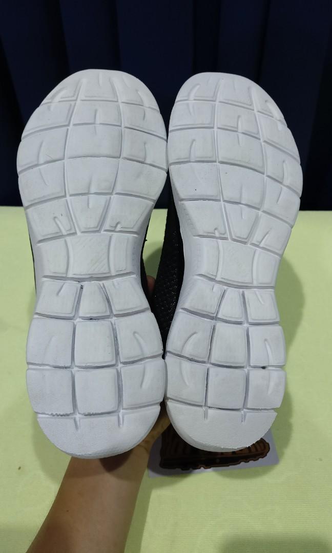 Skechers Summits, Women's Fashion, Footwear, Sneakers on Carousell