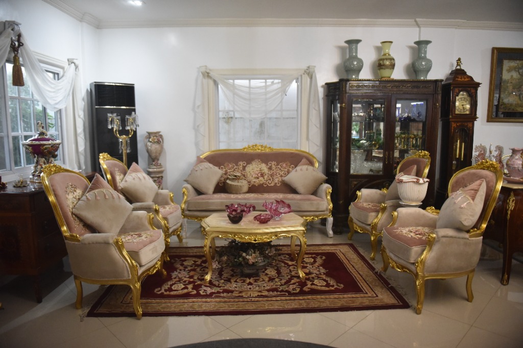 Victorian Sala Set on Carousell