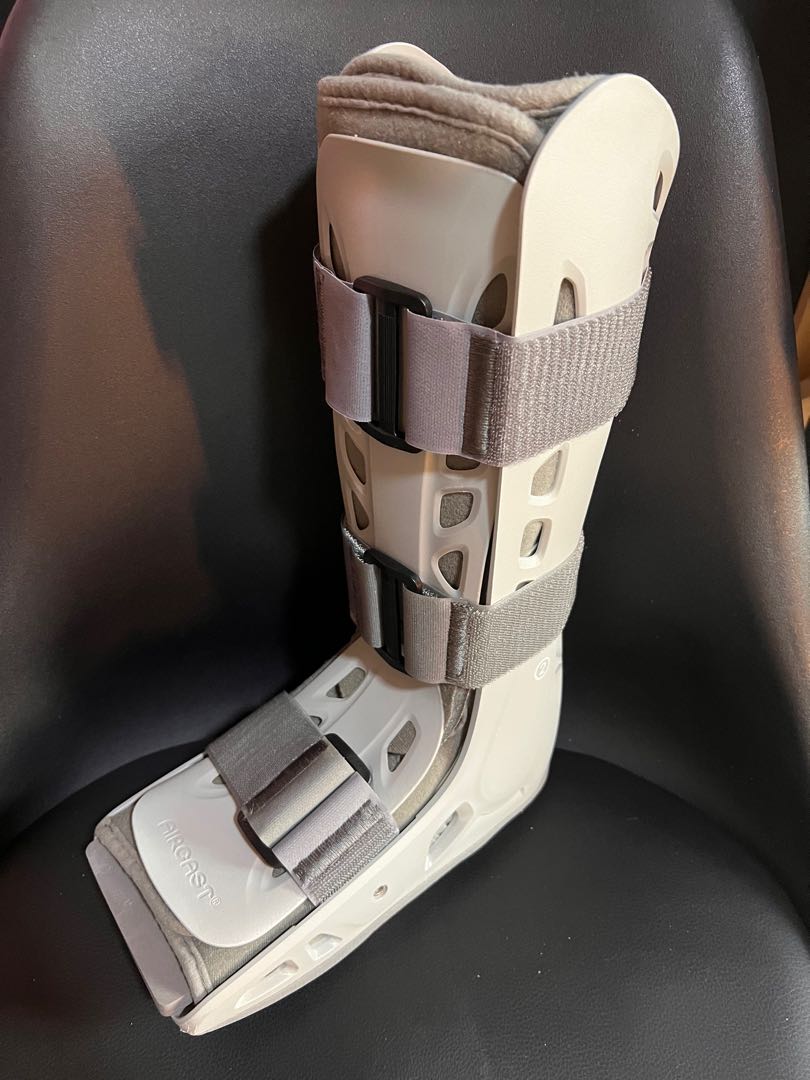 Aircast Boot Almost Brand New, Health & Nutrition, Braces, Support ...