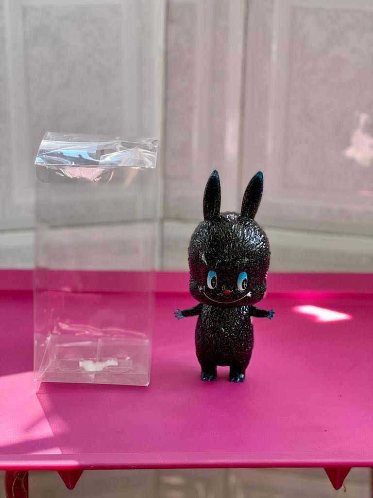 Black Glitter Labubu Kasing Lung X How2Work, Hobbies & Toys, Toys ...