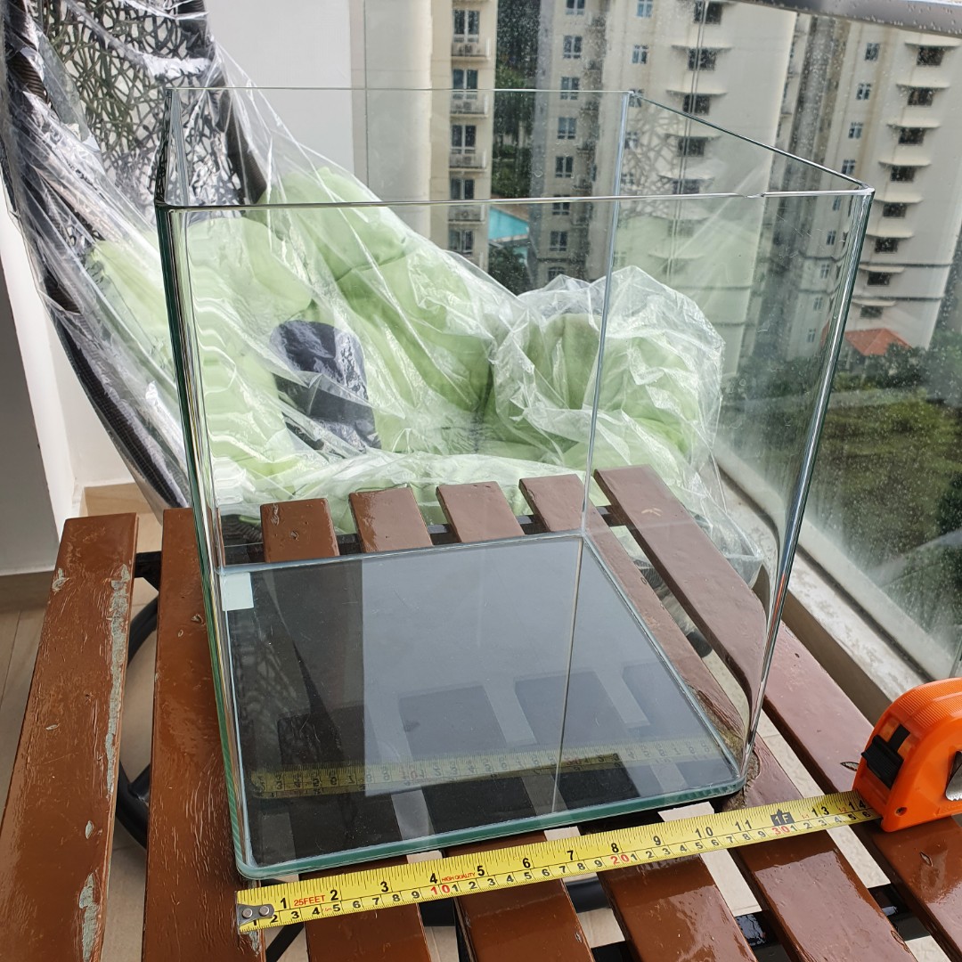 Curved GLASS Aquarium Tank 30 x 30 x 35cmH, Pet Supplies, Homes & Other ...