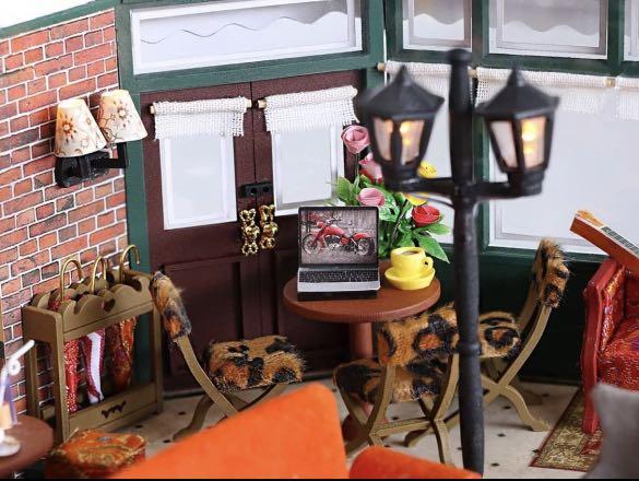 DIY Miniature FRIENDS TV Show Set, Hobbies & Toys, Memorabilia ...