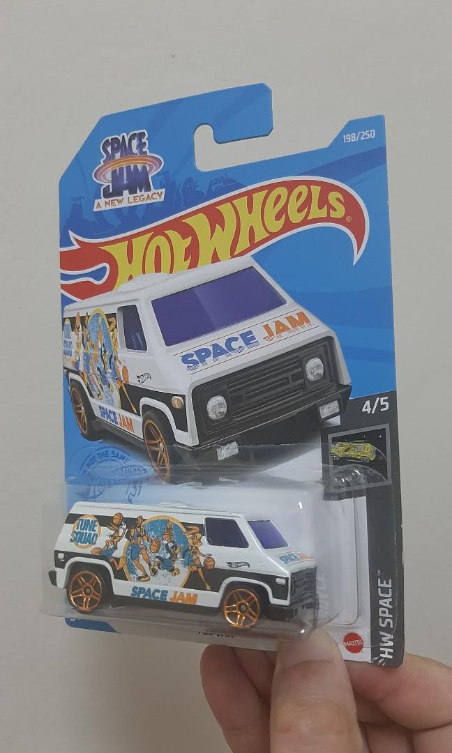 Hot Wheels - Space Jam 70s Van, Hobbies & Toys, Collectibles ...