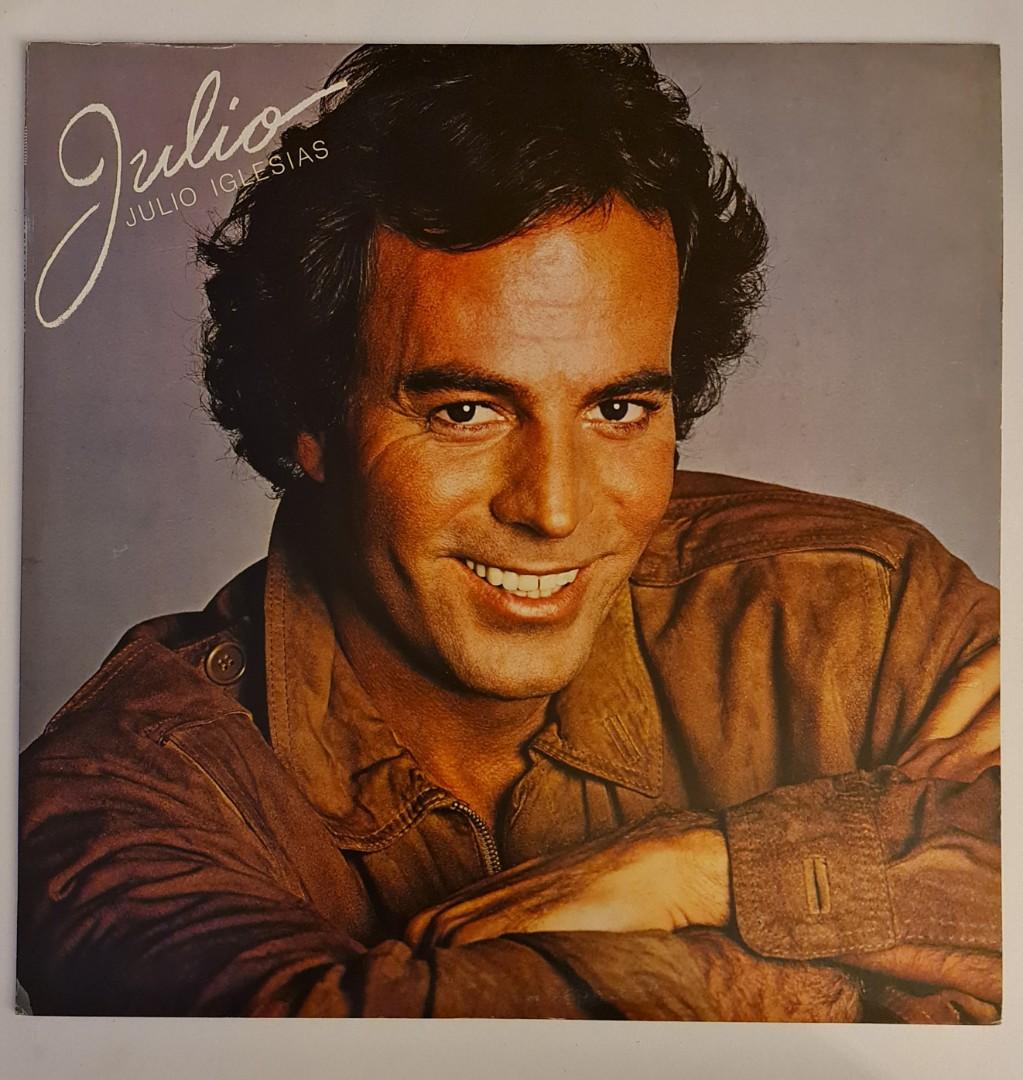 Julio - Julio Iglesias LP Vinyl Record Piring Hitam, Hobbies & Toys ...