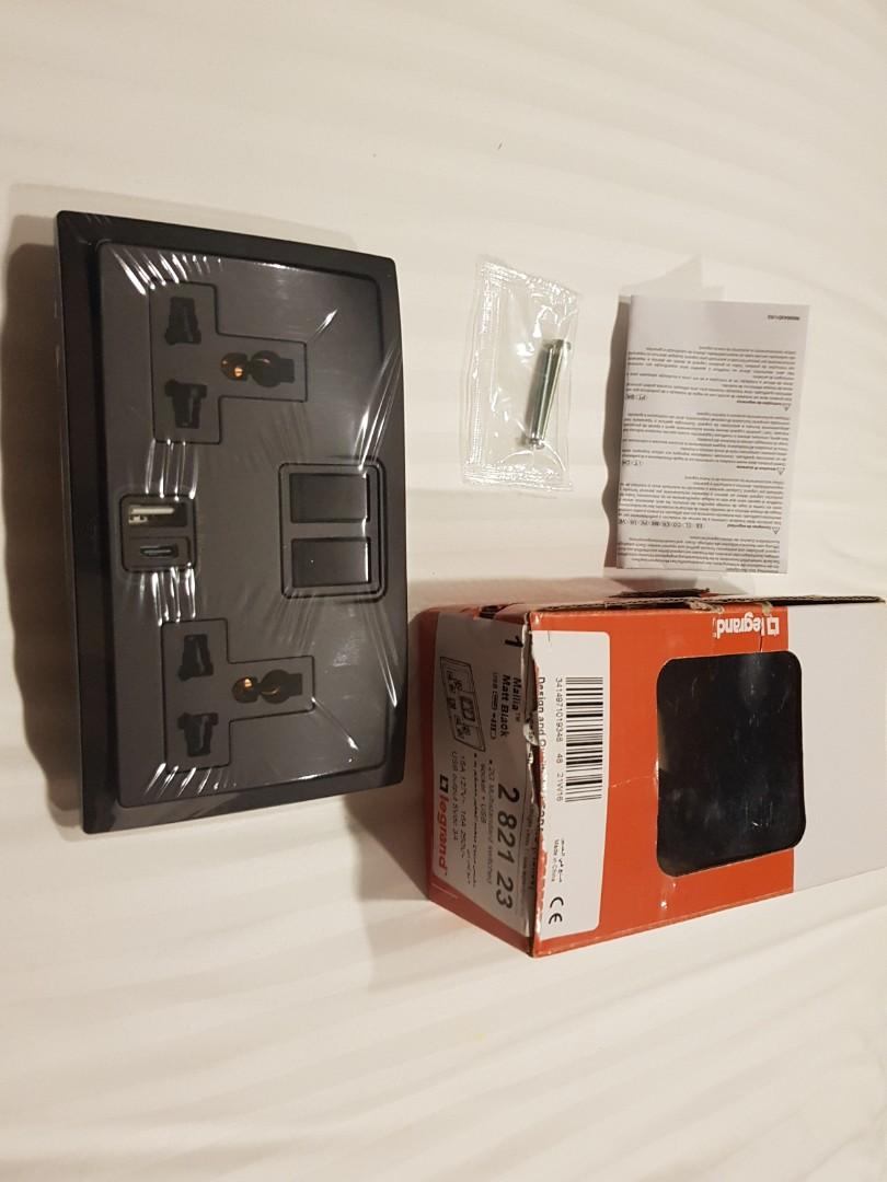 Legrand Malia 2 gang Multistandard socket with USB type A & C - matt ...