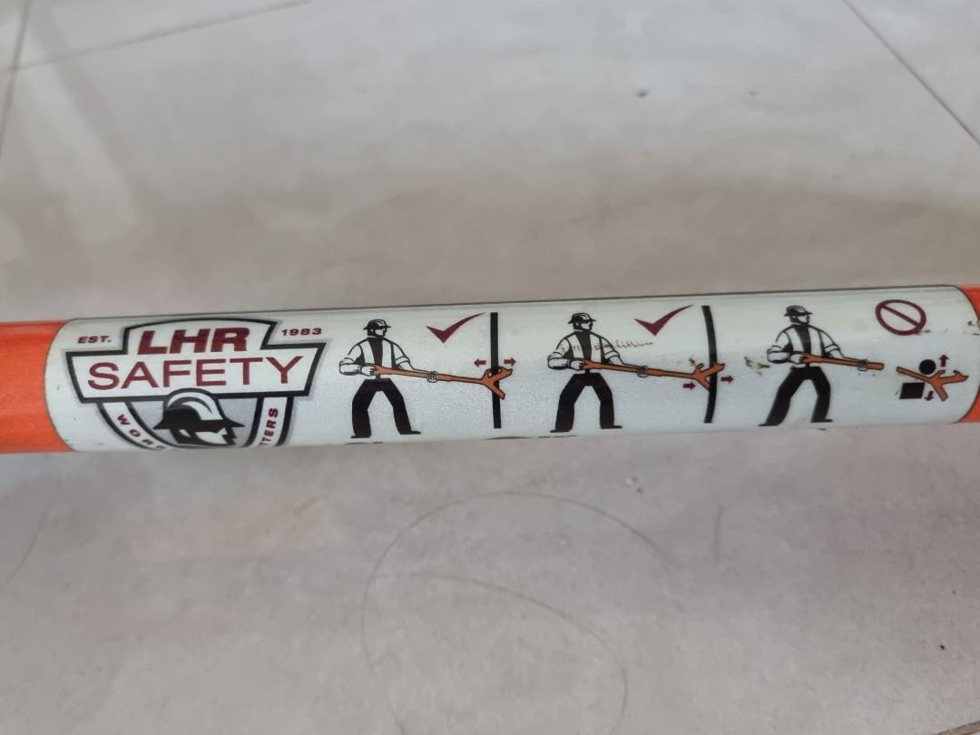 Push pull bar For hatch useful, Everything Else on Carousell