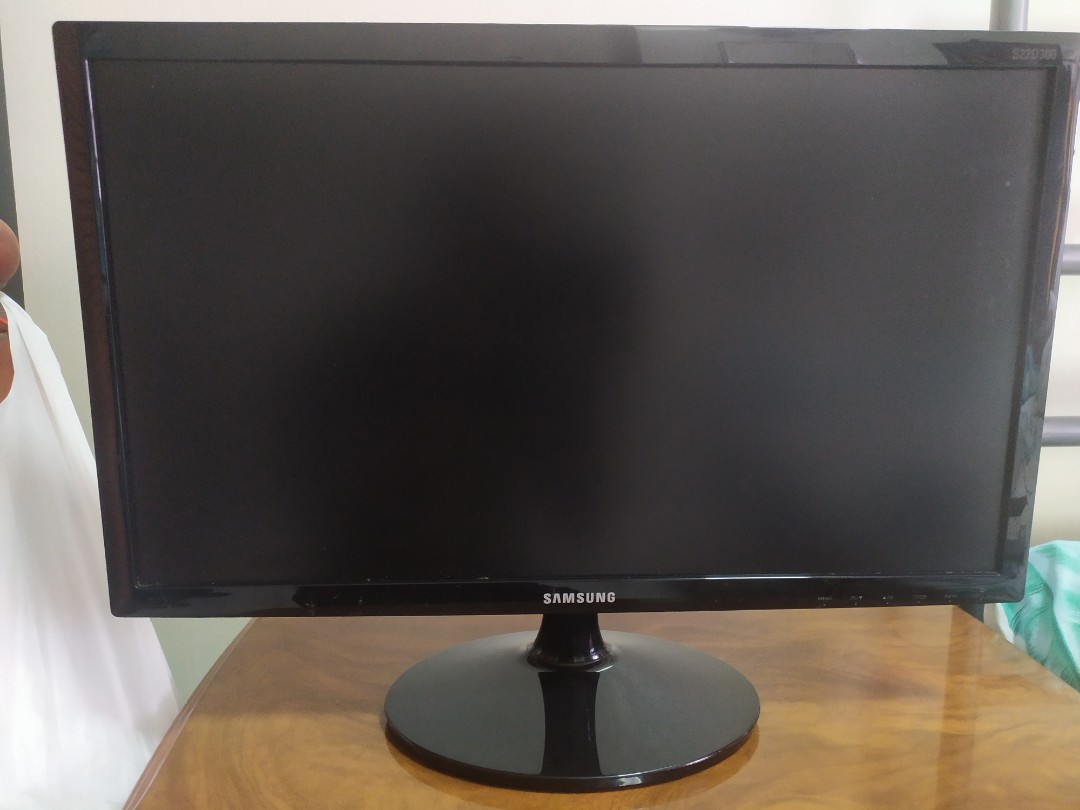 Samsung Desktop Monitor, Computers & Tech, Desktops on Carousell