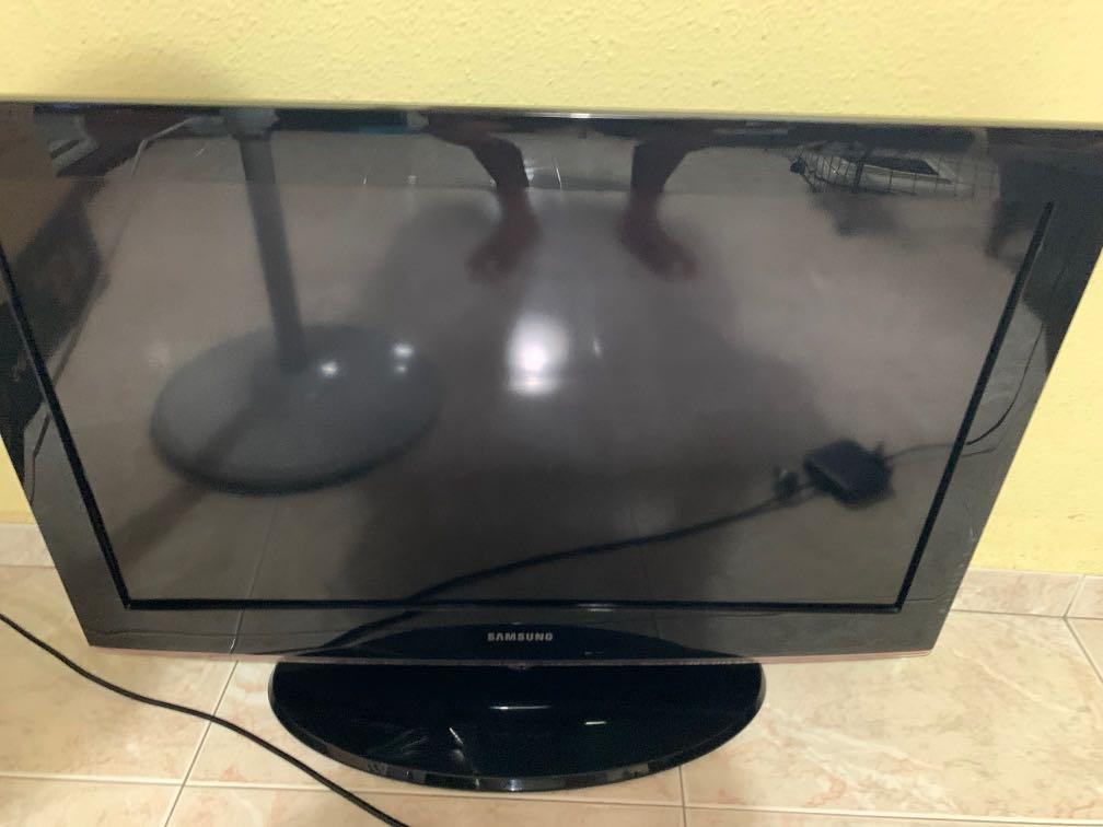 Samsung LCD TV 32 inch, TV & Home Appliances, TV & Entertainment, TV on ...