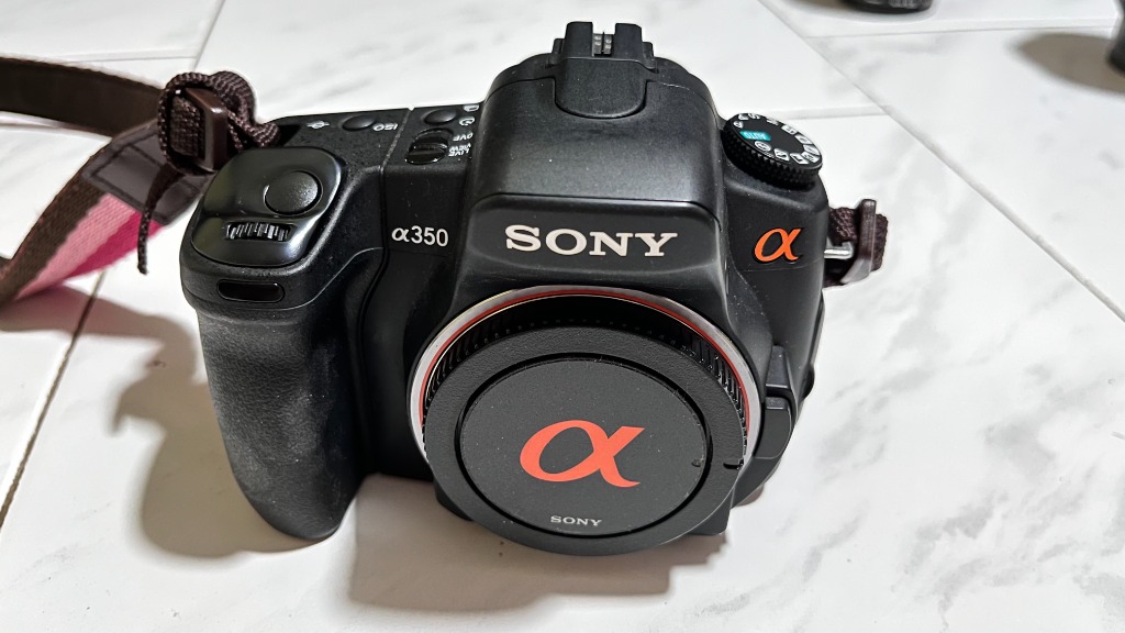 Sony DSLR A350 Camera., Photography, Cameras on Carousell