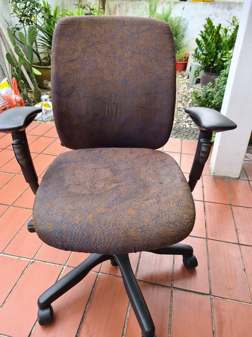 Teknion Amicus, Furniture & Home Living, Furniture, Chairs on Carousell