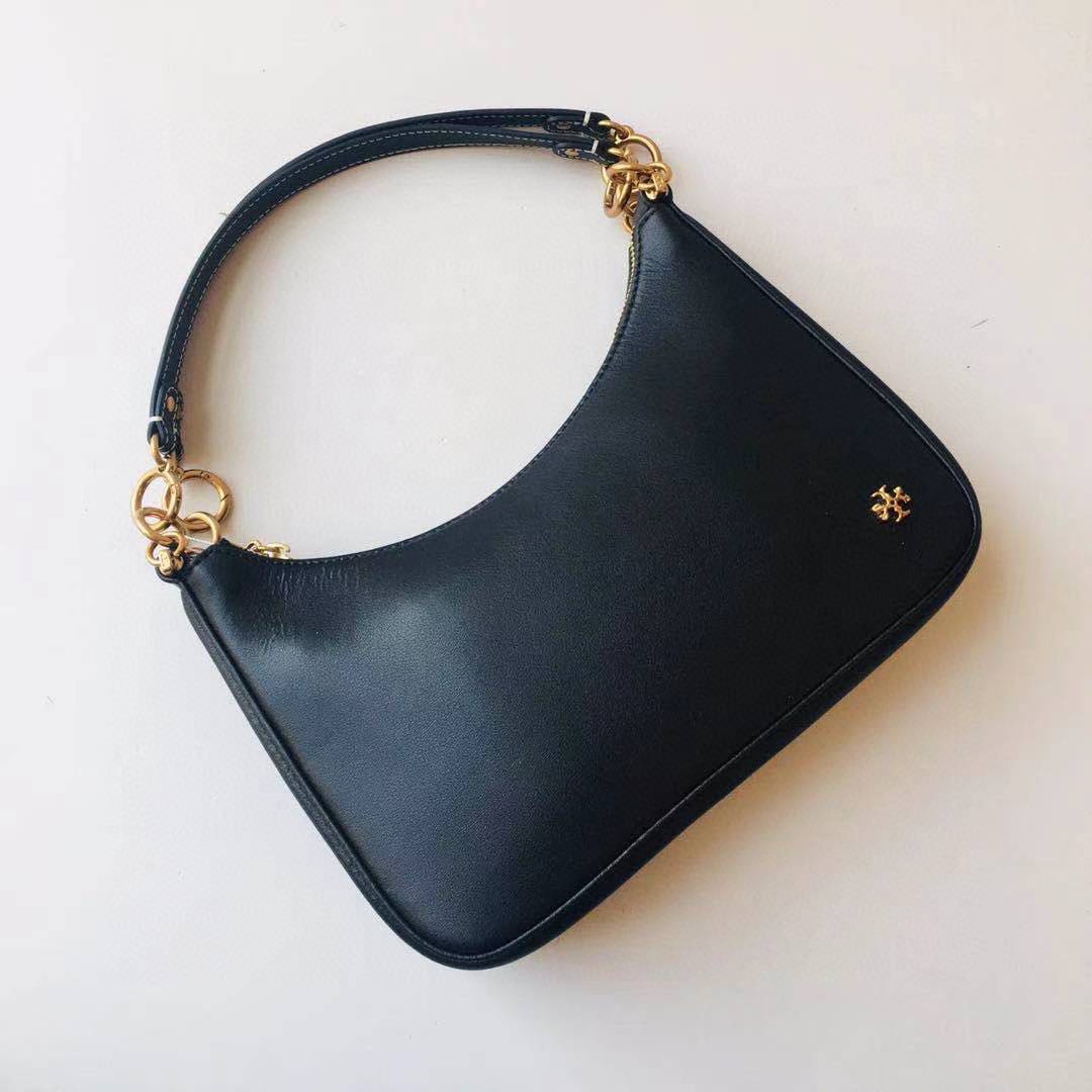 Tory Burch Mercer Crescent Bag, Women's Fashion, Bags & Wallets ...