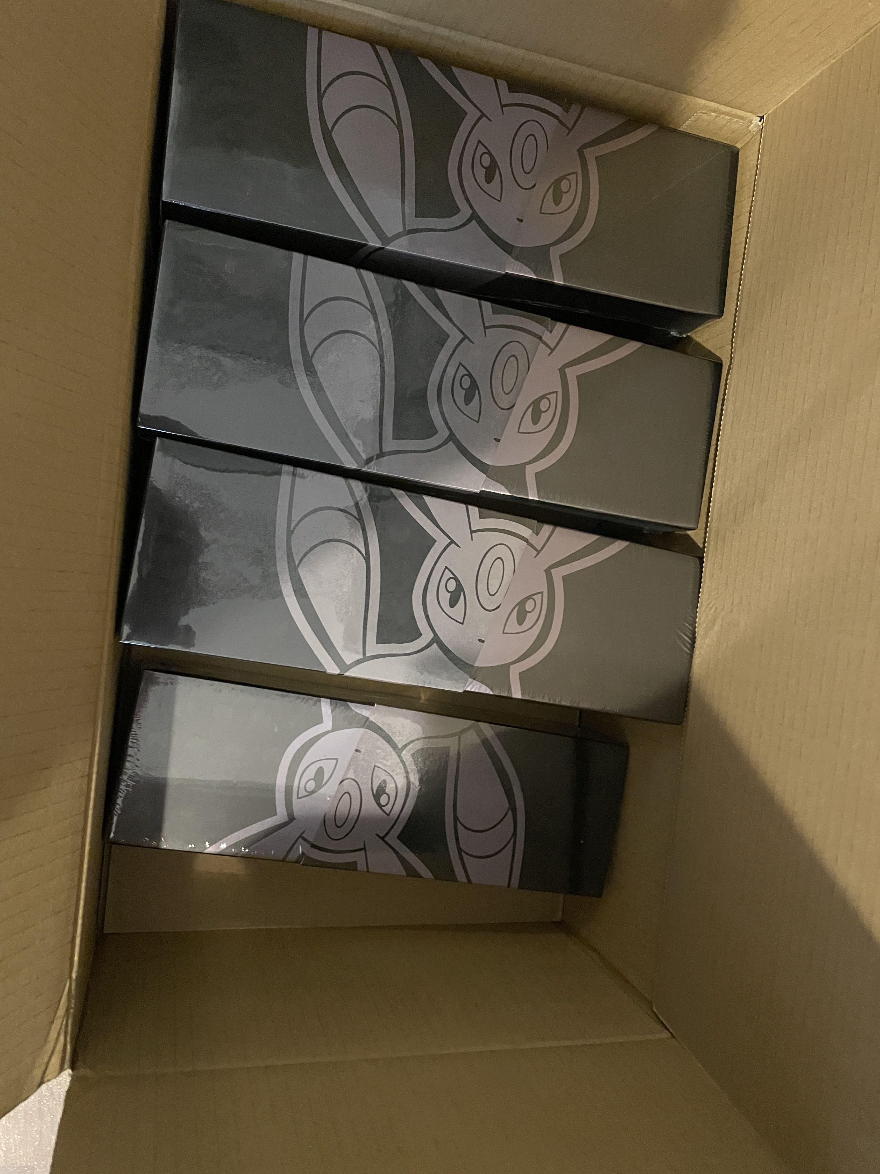 Umbreon Chinese 25th Anniversary Expansion Box, Hobbies & Toys, Toys ...