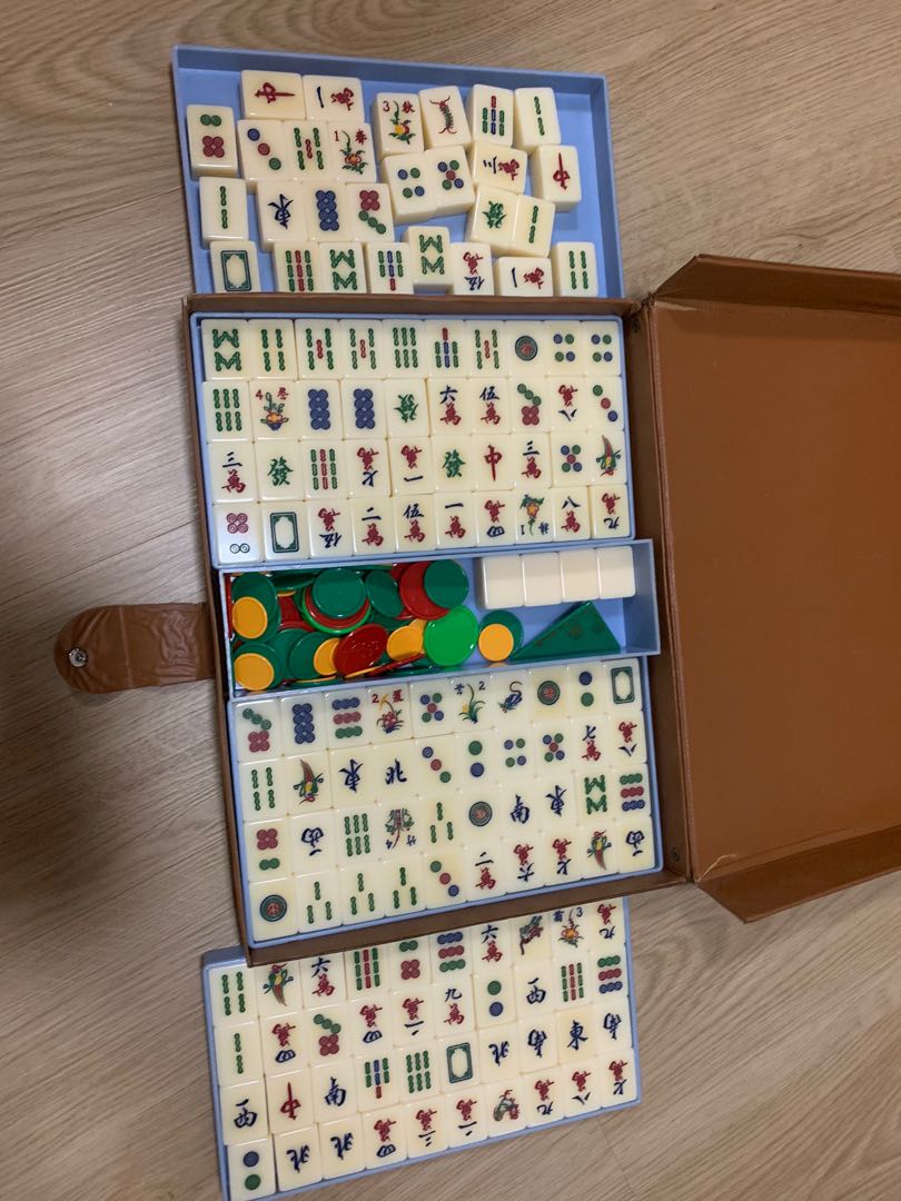Used mahjong set, Hobbies & Toys, Toys & Games on Carousell