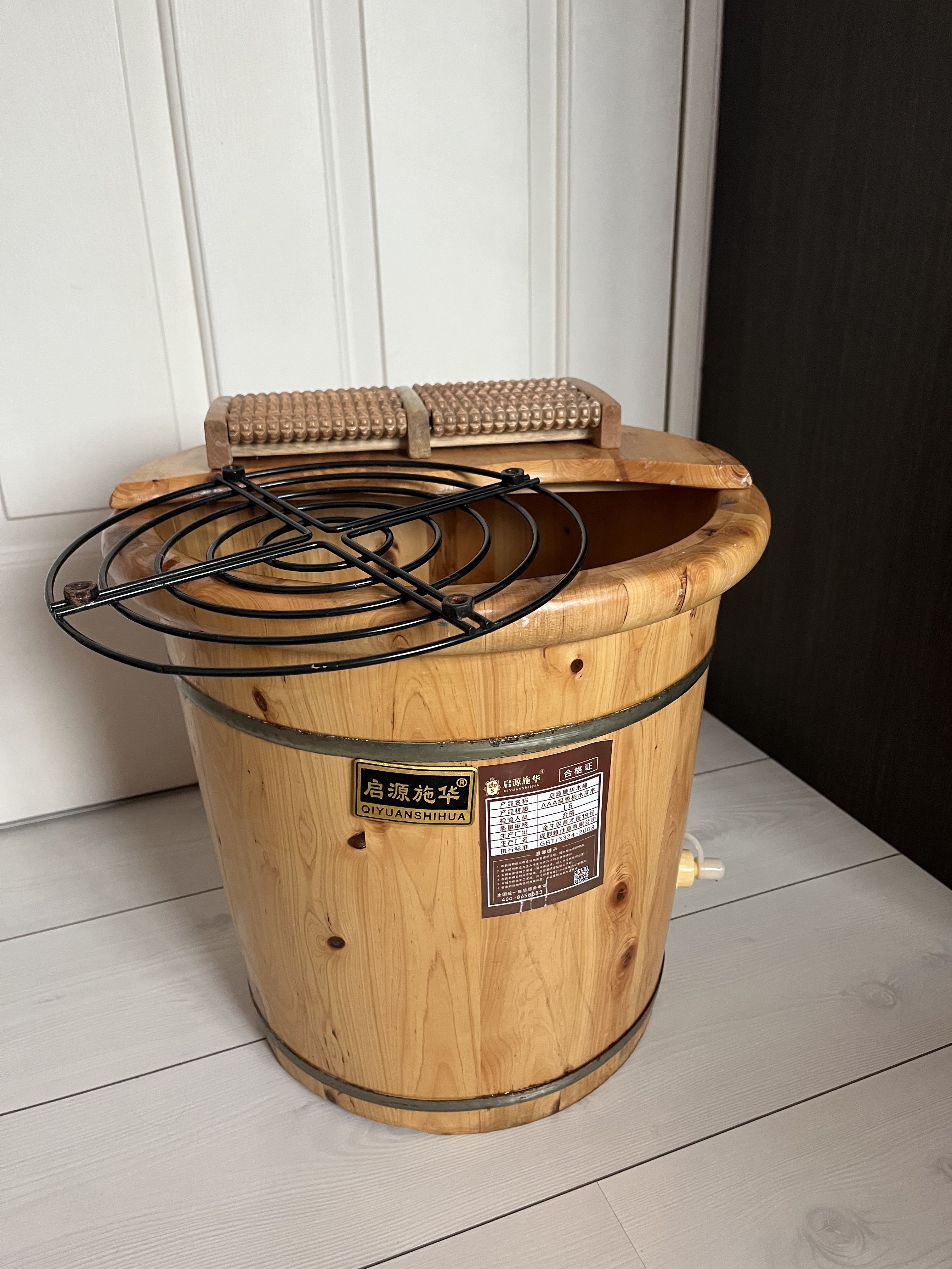 wooden foot bath/spa/bucket, Beauty & Personal Care, Foot Care on Carousell