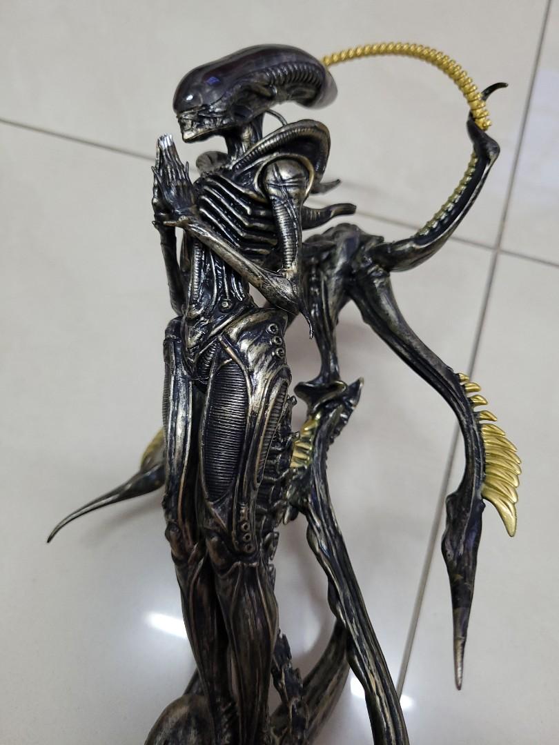 (Last piece) Alien praying statue (CERTOYS), Hobbies & Toys, Toys ...