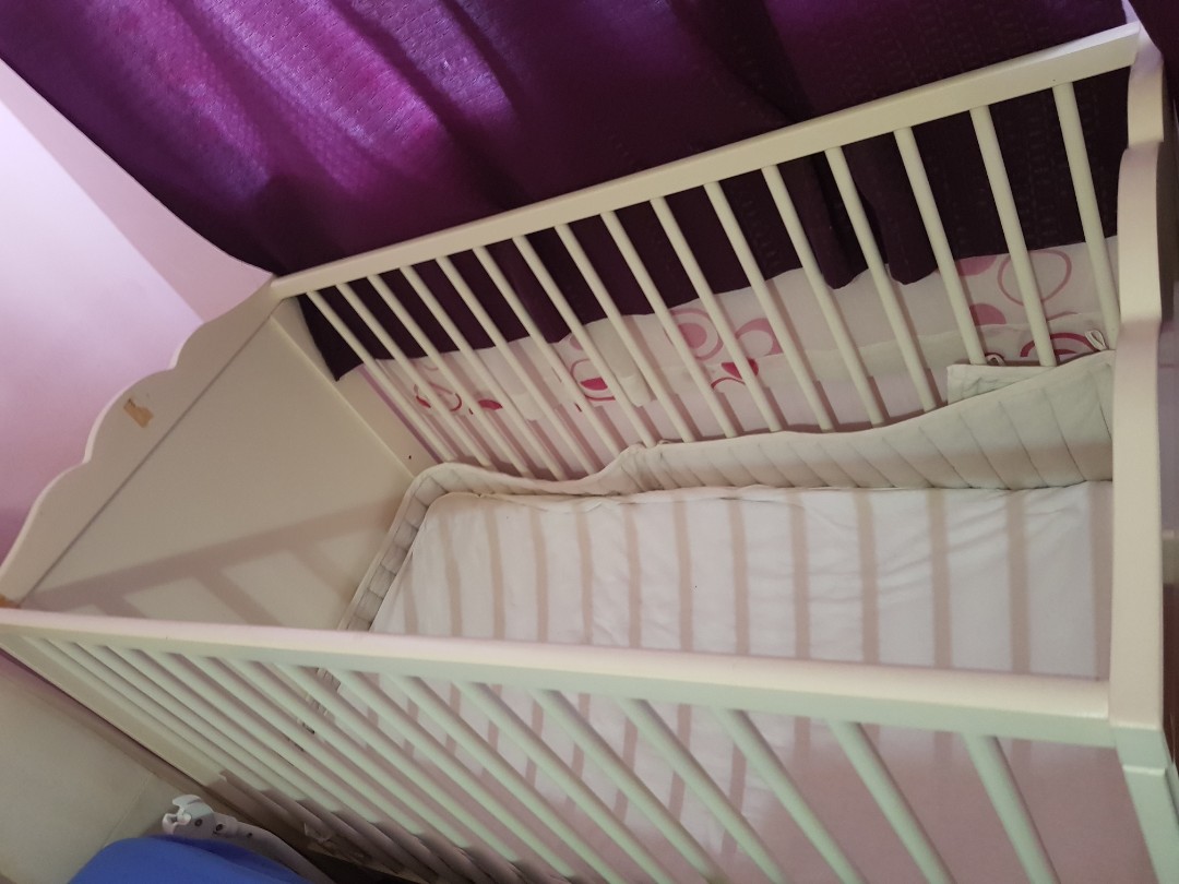 Free - Baby Cot, Babies & Kids, Baby Nursery & Kids Furniture, Cots ...