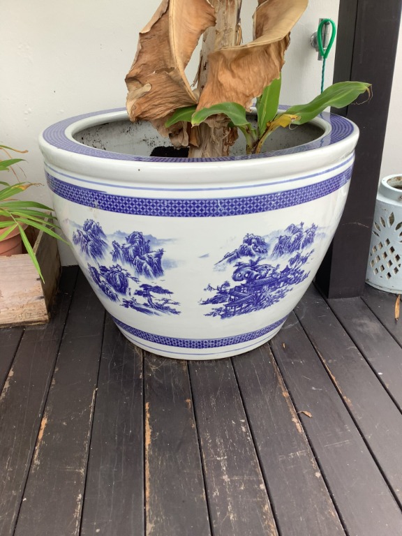 Large Blue and white outdoor china pot, ideal for small water feature ...