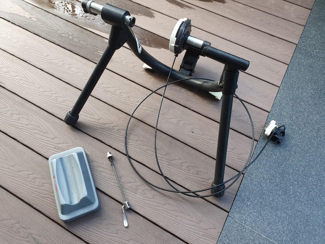 Minoura trainer B60, Sports Equipment, Bicycles & Parts, Parts ...